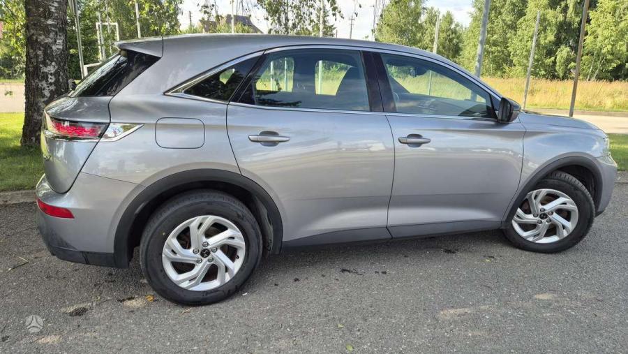 Grey Citroen DS7 2018 in Taurage, with an engine capacity of 2.05 L and mileage of 205 thousand km for 9600 €, photo 6 on AUTOMOTO.COM.LV