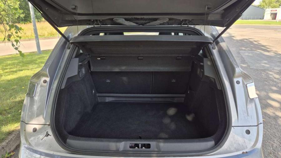 Grey Citroen DS7 2018 in Taurage, with an engine capacity of 2.05 L and mileage of 205 thousand km for 9600 €, photo 15 on AUTOMOTO.COM.LV