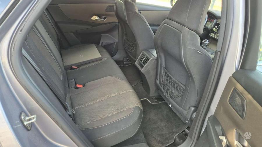 Grey Citroen DS7 2018 in Taurage, with an engine capacity of 2.05 L and mileage of 205 thousand km for 9600 €, photo 16 on AUTOMOTO.COM.LV