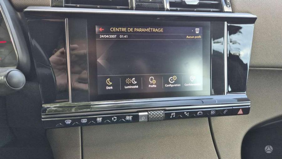 Grey Citroen DS7 2018 in Taurage, with an engine capacity of 2.05 L and mileage of 205 thousand km for 9600 €, photo 27 on AUTOMOTO.COM.LV