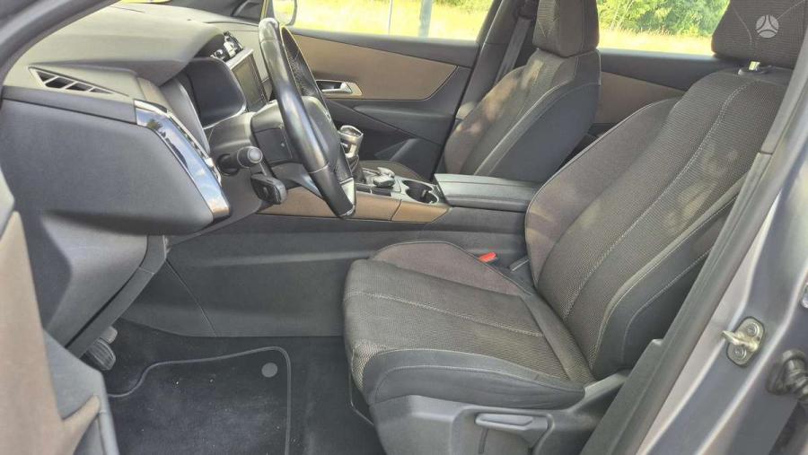 Grey Citroen DS7 2018 in Taurage, with an engine capacity of 2.05 L and mileage of 205 thousand km for 9600 €, photo 31 on AUTOMOTO.COM.LV