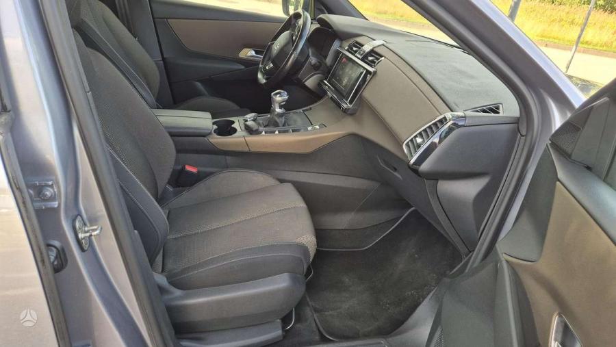 Pelēks Citroen DS7 2018 Tauragė, ar dzinēja tilpumu 1.50 L un nobraukumu 205 tūkst. km par 9600 €, foto 17 vietnē AUTOMOTO.COM.LV