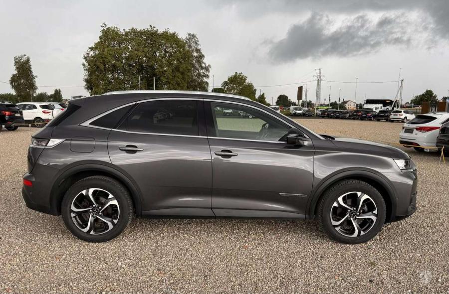 Grey Citroen DS7 2018 in Taurage, with an engine capacity of 2.00 L and mileage of 260 thousand km for 14400 €, photo 4 on AUTOMOTO.COM.LV