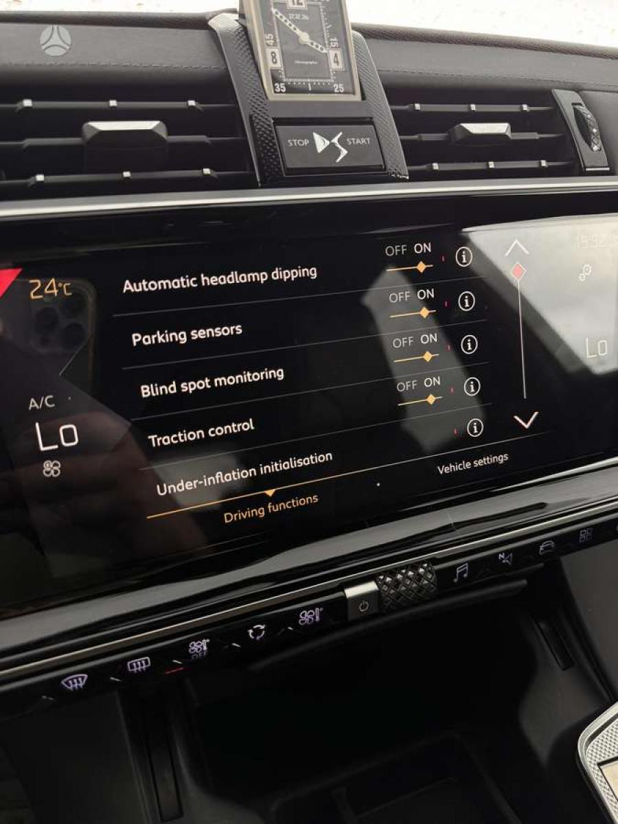 Grey Citroen DS7 2018 in Taurage, with an engine capacity of 2.00 L and mileage of 260 thousand km for 14400 €, photo 33 on AUTOMOTO.COM.LV