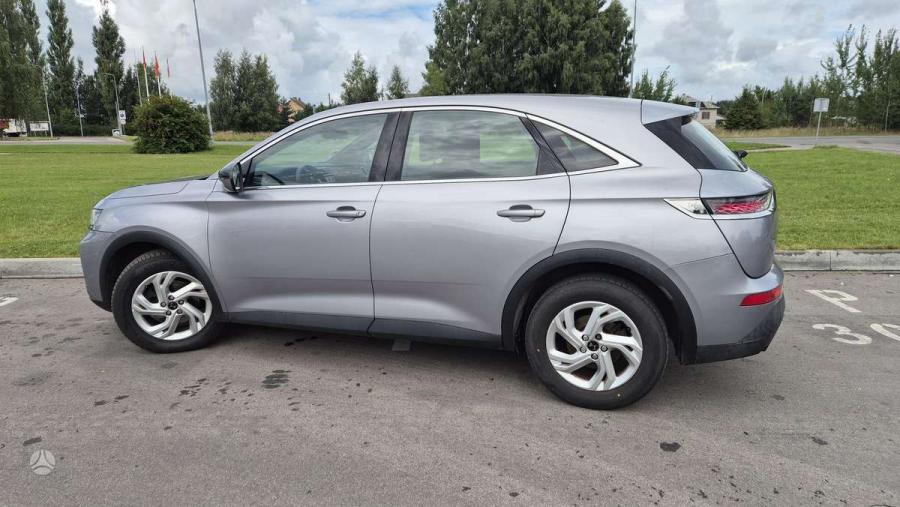Grey Citroen DS7 2018 in Taurage, with an engine capacity of 1.50 L and mileage of 205 thousand km for 9600 €, photo 4 on AUTOMOTO.COM.LV
