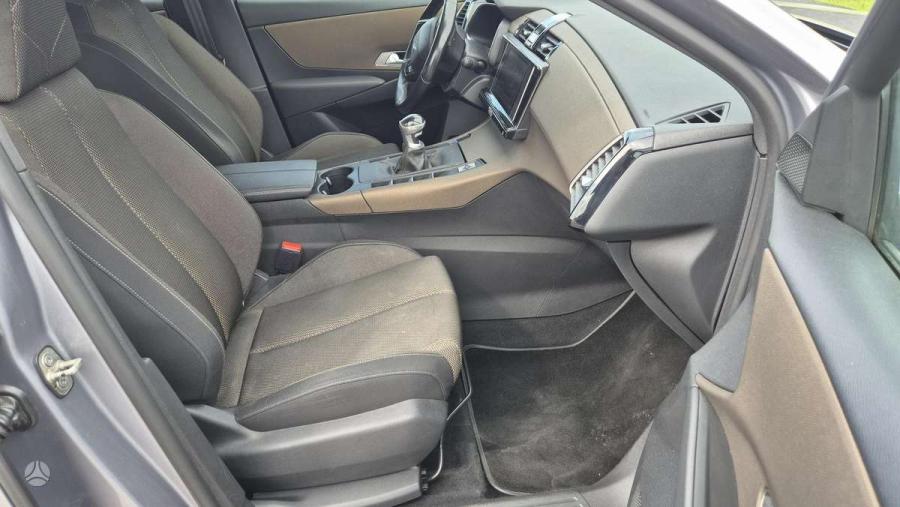 Grey Citroen DS7 2018 in Taurage, with an engine capacity of 1.50 L and mileage of 205 thousand km for 9600 €, photo 29 on AUTOMOTO.COM.LV
