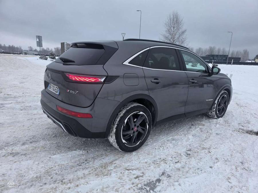 Grey Citroen DS7 2021 in Kaunas, with an engine capacity of 1.50 L and mileage of 180 thousand km for 12600 €, photo 3 on AUTOMOTO.COM.LV