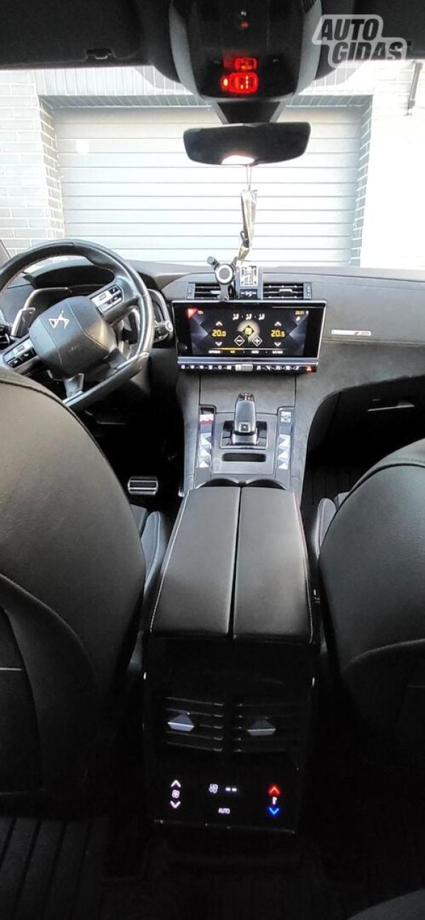 Citroen DS7 2018 Klaipėda vietnē Balts Citroen DS7 2018 Klaipėda, ar dzinēja tilpumu 2.00 L un nobraukumu 217 tūkst. km par 15100 €, foto 8 vietnē AUTOMOTO.COM.LV