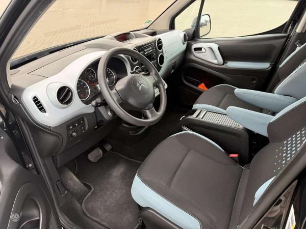 Black Citroen e-Berlingo 2013 in Marijampole, with an engine capacity of 1.60 L and mileage of 217 thousand km for 4350 €, photo 9 on AUTOMOTO.COM.LV