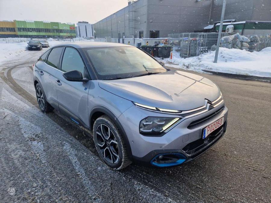 Pelēks Citroen e-C4 2021 Viļņa, ar dzinēja tilpumu 0.00 L un nobraukumu 175 tūkst. km par 125000 €, foto 1 vietnē AUTOMOTO.COM.LV