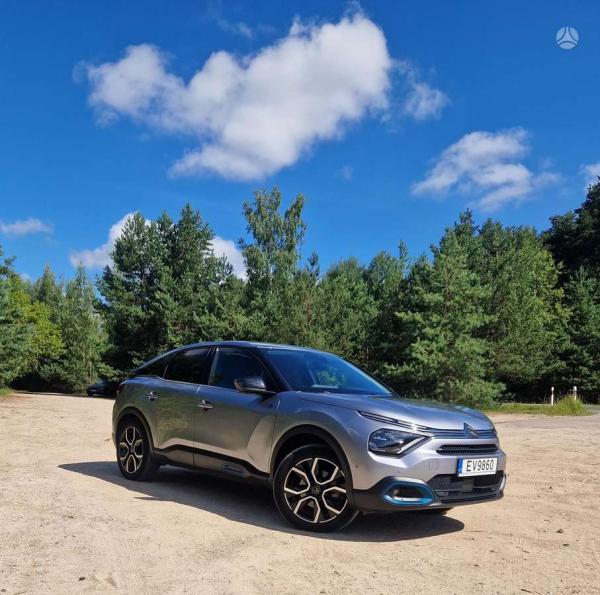 Pelēks Citroen e-C4 2021 Viļņa, ar dzinēja tilpumu 0.00 L un nobraukumu 64 tūkst. km par 14000 €, foto 1 vietnē AUTOMOTO.COM.LV