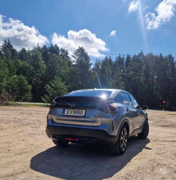 Pelēks Citroen e-C4 2021 Viļņa, ar dzinēja tilpumu 0.00 L un nobraukumu 64 tūkst. km par 14000 €, foto 5 vietnē AUTOMOTO.COM.LV