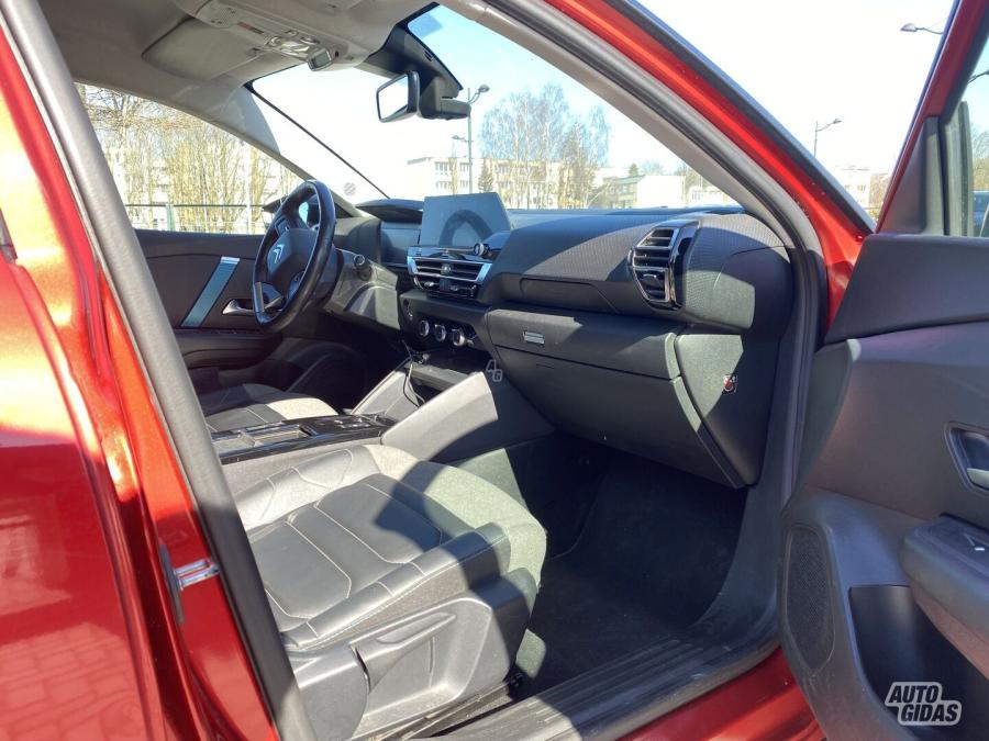 Red Citroen e-C4 2021 in Vilnius, with an engine capacity of 0.00 L and mileage of 135 thousand km for 14500 €, photo 9 on AUTOMOTO.COM.LV