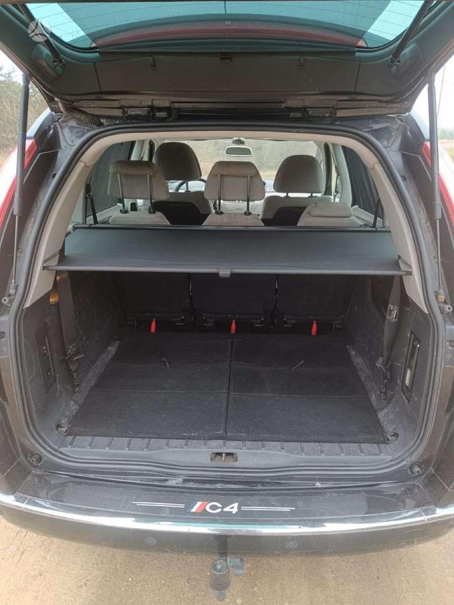 Black Citroen Grand C4 Picasso 2011 in Jonava, with an engine capacity of 2.00 L and mileage of 308 thousand km for 3100 €, photo 11 on AUTOMOTO.COM.LV