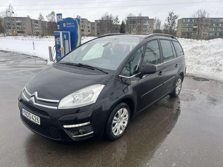 Black Citroen Grand C4 Picasso 2012 in Alytus, with an engine capacity of 1.56 L and mileage of 278 thousand km for 1299 €, photo 1 on AUTOMOTO.COM.LV