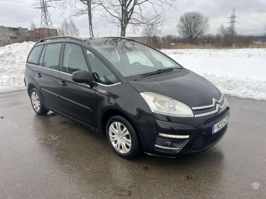 Black Citroen Grand C4 Picasso 2012 in Alytus, with an engine capacity of 1.56 L and mileage of 278 thousand km for 1299 €, photo 3 on AUTOMOTO.COM.LV