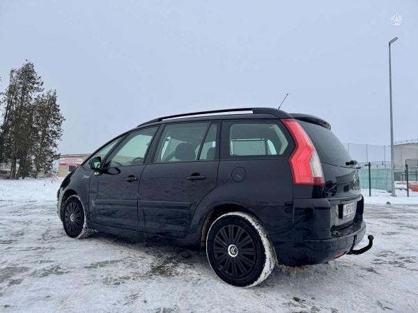 Black Citroen Grand C4 Picasso 2012 in Panevezys, with an engine capacity of 1.56 L and mileage of 342 thousand km for 2350 €, photo 8 on AUTOMOTO.COM.LV