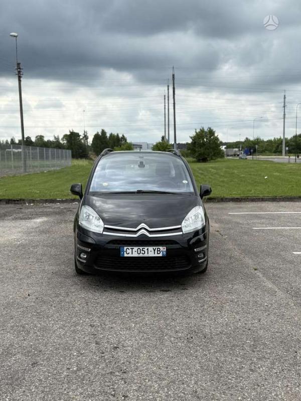 Melns Citroen Grand C4 Picasso 2013 Viļņa, ar dzinēja tilpumu 1.56 L un nobraukumu 260 tūkst. km par 3500 €, foto 2 vietnē AUTOMOTO.COM.LV