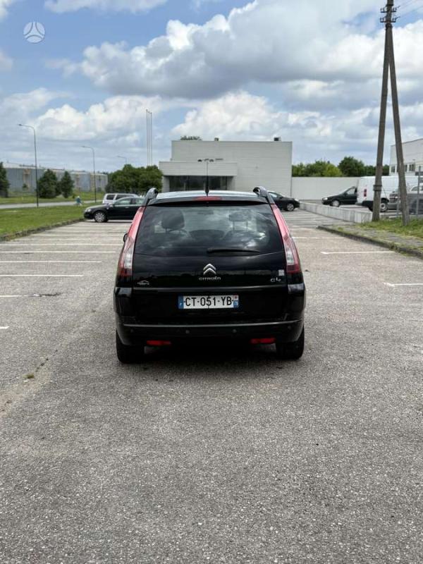 Melns Citroen Grand C4 Picasso 2013 Viļņa, ar dzinēja tilpumu 1.56 L un nobraukumu 260 tūkst. km par 3500 €, foto 5 vietnē AUTOMOTO.COM.LV