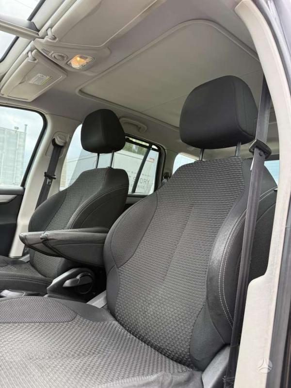 Melns Citroen Grand C4 Picasso 2013 Viļņa, ar dzinēja tilpumu 1.56 L un nobraukumu 260 tūkst. km par 3500 €, foto 8 vietnē AUTOMOTO.COM.LV