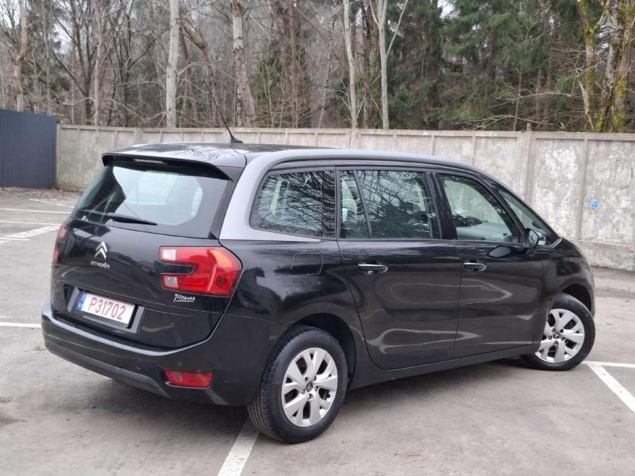 Melns Citroen Grand C4 Picasso 2014 Viļņa, ar dzinēja tilpumu 1.56 L un nobraukumu 259 tūkst. km par 4700 €, foto 2 vietnē AUTOMOTO.COM.LV