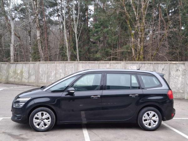 Black Citroen Grand C4 Picasso 2014 in Vilnius, with an engine capacity of 1.56 L and mileage of 259 thousand km for 4700 €, photo 3 on AUTOMOTO.COM.LV
