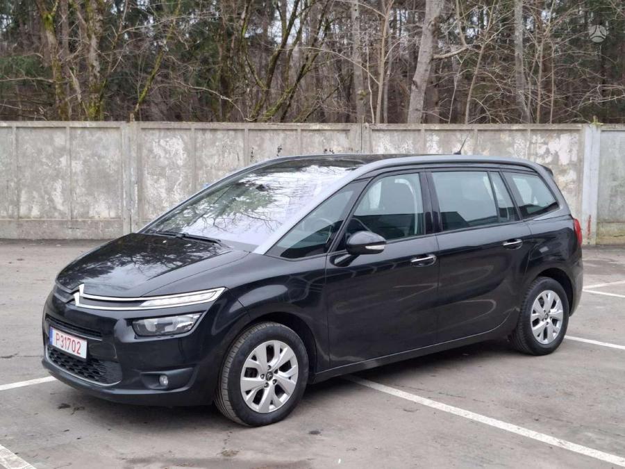 Melns Citroen Grand C4 Picasso 2014 Viļņa, ar dzinēja tilpumu 1.56 L un nobraukumu 259 tūkst. km par 4700 €, foto 8 vietnē AUTOMOTO.COM.LV