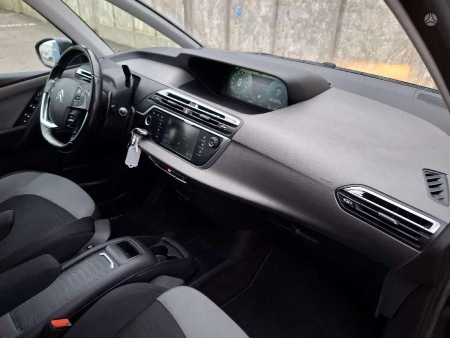 Melns Citroen Grand C4 Picasso 2014 Viļņa, ar dzinēja tilpumu 1.56 L un nobraukumu 259 tūkst. km par 4700 €, foto 14 vietnē AUTOMOTO.COM.LV