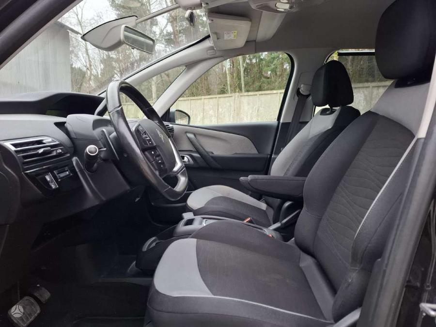 Melns Citroen Grand C4 Picasso 2014 Viļņa, ar dzinēja tilpumu 1.56 L un nobraukumu 259 tūkst. km par 4700 €, foto 22 vietnē AUTOMOTO.COM.LV