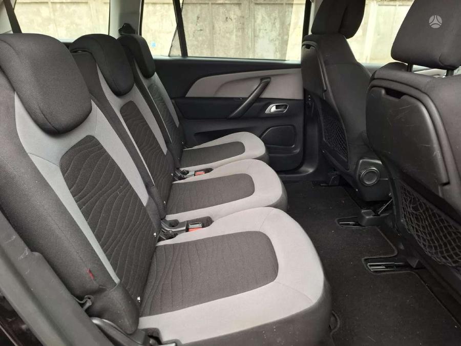 Melns Citroen Grand C4 Picasso 2014 Viļņa, ar dzinēja tilpumu 1.56 L un nobraukumu 259 tūkst. km par 4700 €, foto 26 vietnē AUTOMOTO.COM.LV