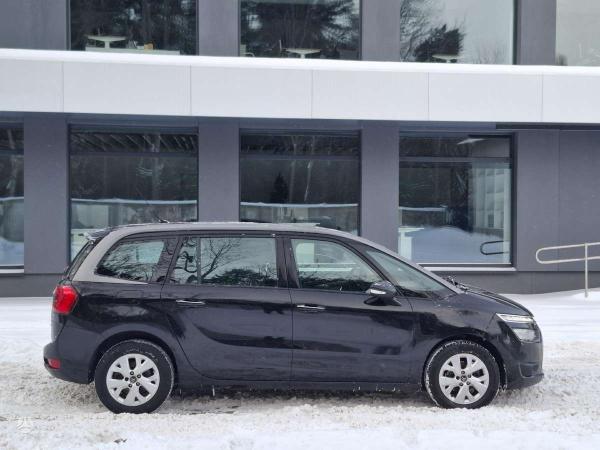 Black Citroen Grand C4 Picasso 2014 in Vilnius, with an engine capacity of 1.56 L and mileage of 259 thousand km for 4600 €, photo 3 on AUTOMOTO.COM.LV