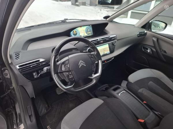 Black Citroen Grand C4 Picasso 2014 in Vilnius, with an engine capacity of 1.56 L and mileage of 259 thousand km for 4600 €, photo 9 on AUTOMOTO.COM.LV