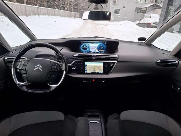 Black Citroen Grand C4 Picasso 2014 in Vilnius, with an engine capacity of 1.56 L and mileage of 259 thousand km for 4600 €, photo 10 on AUTOMOTO.COM.LV