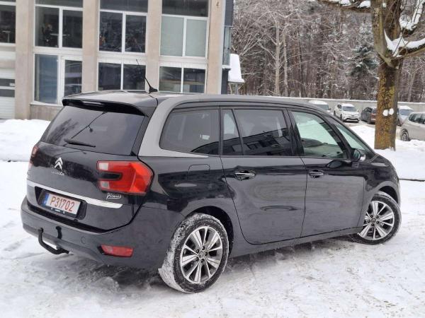Black Citroen Grand C4 Picasso 2014 in Vilnius, with an engine capacity of 2.00 L and mileage of 285 thousand km for 6300 €, photo 2 on AUTOMOTO.COM.LV