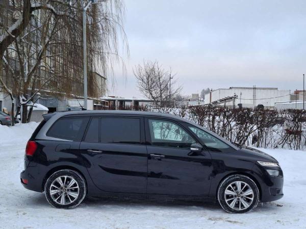 Black Citroen Grand C4 Picasso 2014 in Vilnius, with an engine capacity of 2.00 L and mileage of 285 thousand km for 6300 €, photo 7 on AUTOMOTO.COM.LV