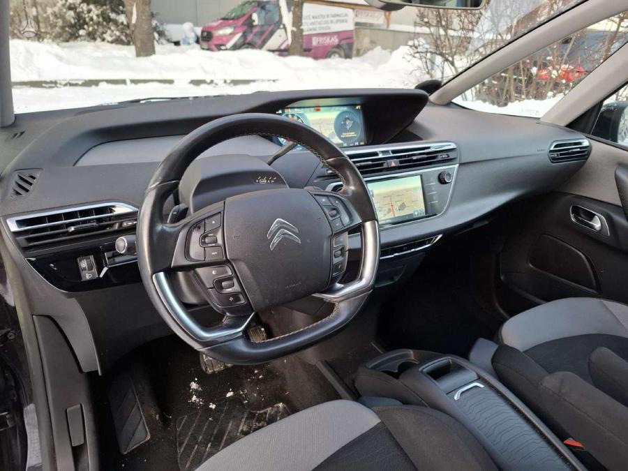 Melns Citroen Grand C4 Picasso 2014 Viļņa, ar dzinēja tilpumu 1.56 L un nobraukumu 259 tūkst. km par 4650 €, foto 14 vietnē AUTOMOTO.COM.LV