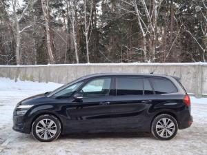 Melns Citroen Grand C4 Picasso 2014 Viļņa, ar dzinēja tilpumu 2.00 L un nobraukumu 285 tūkst. km par 6300 €, foto 4 vietnē AUTOMOTO.COM.LV