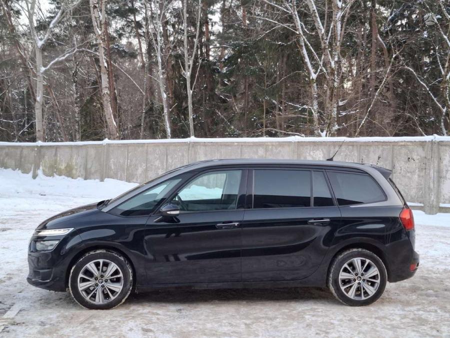 Melns Citroen Grand C4 Picasso 2014 Viļņa, ar dzinēja tilpumu 2.00 L un nobraukumu 285 tūkst. km par 6300 €, foto 4 vietnē AUTOMOTO.COM.LV