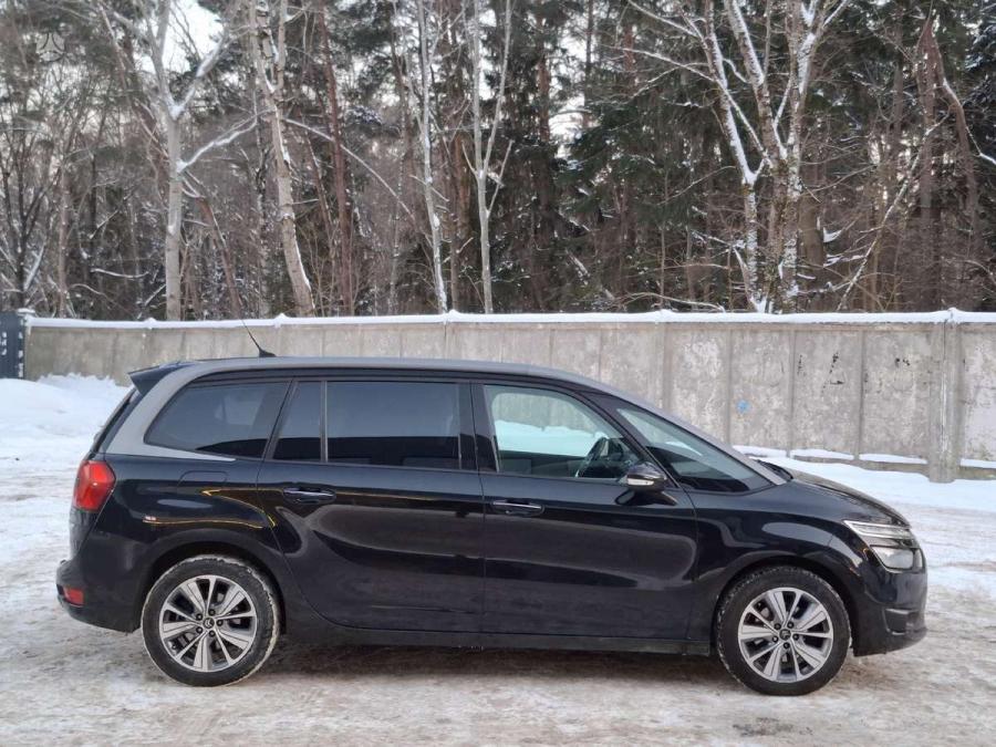 Melns Citroen Grand C4 Picasso 2014 Viļņa, ar dzinēja tilpumu 2.00 L un nobraukumu 285 tūkst. km par 6300 €, foto 8 vietnē AUTOMOTO.COM.LV