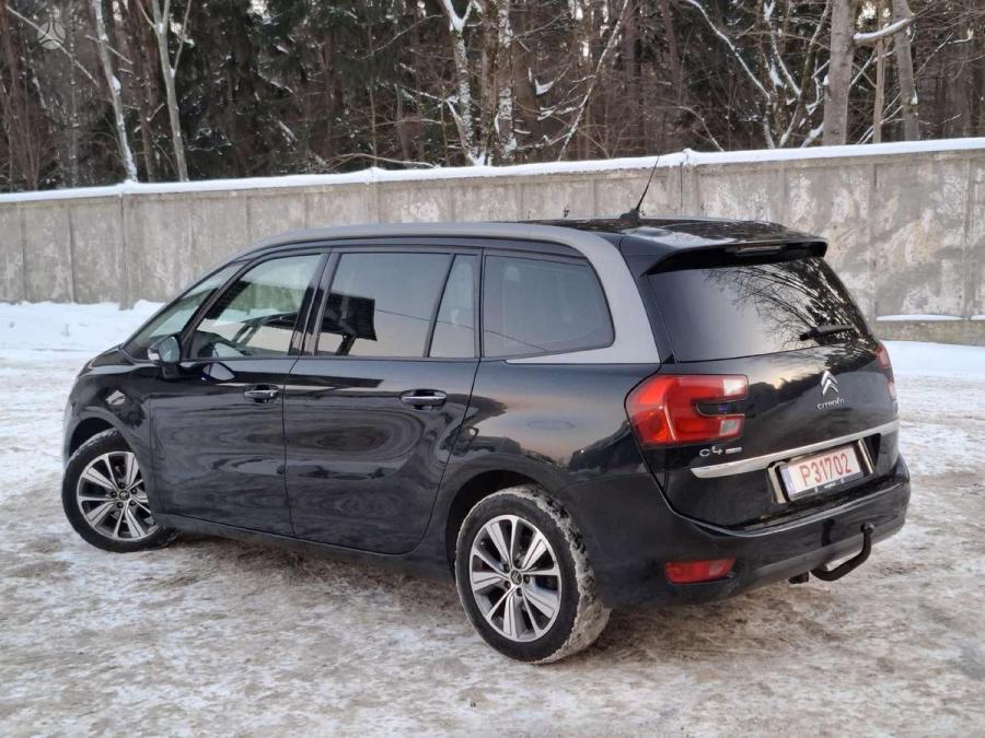 Melns Citroen Grand C4 Picasso 2014 Viļņa, ar dzinēja tilpumu 2.00 L un nobraukumu 285 tūkst. km par 6300 €, foto 9 vietnē AUTOMOTO.COM.LV
