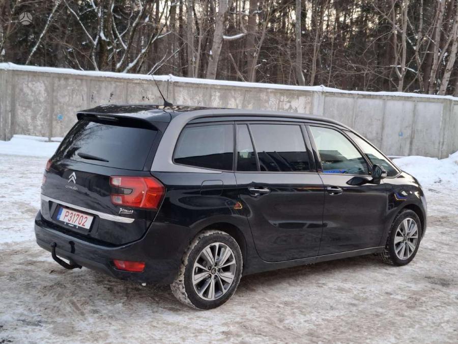 Melns Citroen Grand C4 Picasso 2014 Viļņa, ar dzinēja tilpumu 2.00 L un nobraukumu 285 tūkst. km par 6300 €, foto 12 vietnē AUTOMOTO.COM.LV