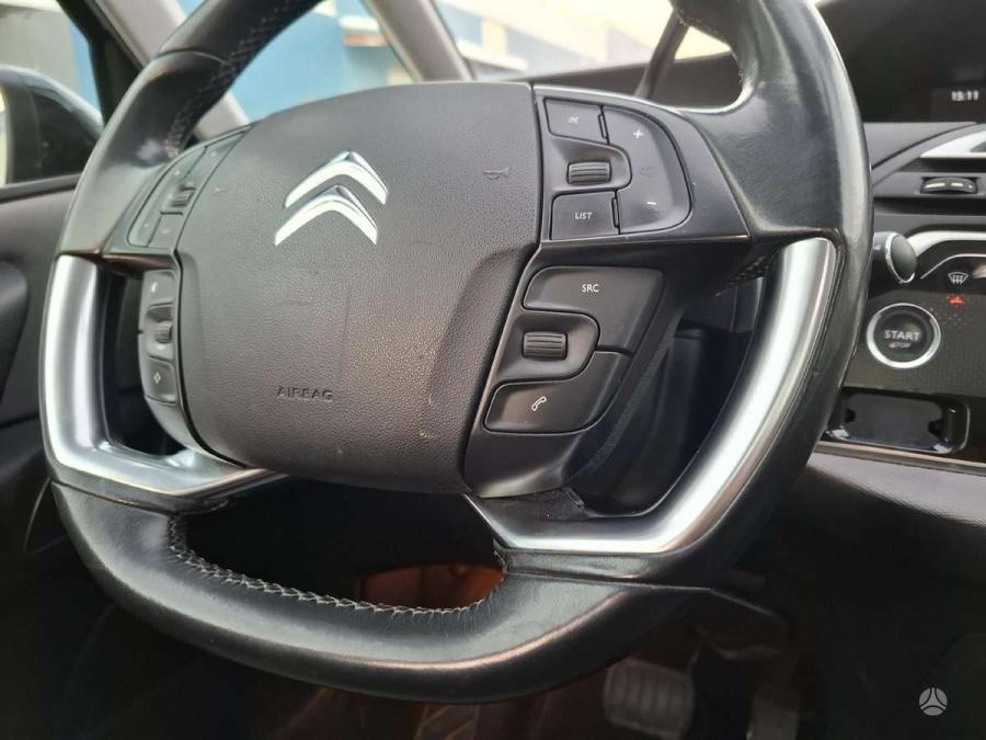 Melns Citroen Grand C4 Picasso 2014 Viļņa, ar dzinēja tilpumu 2.00 L un nobraukumu 285 tūkst. km par 6300 €, foto 22 vietnē AUTOMOTO.COM.LV