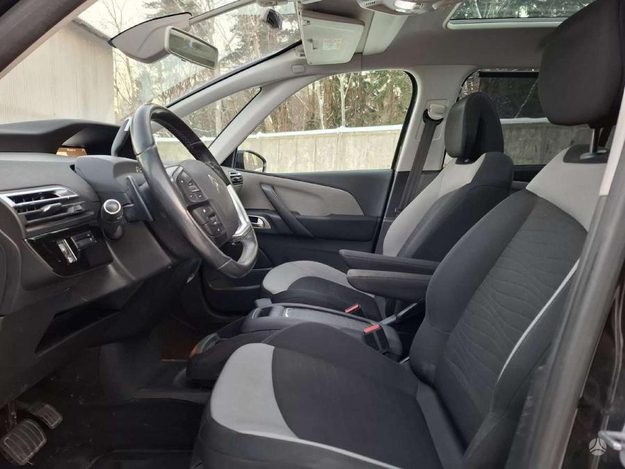 Melns Citroen Grand C4 Picasso 2014 Viļņa, ar dzinēja tilpumu 2.00 L un nobraukumu 285 tūkst. km par 6300 €, foto 27 vietnē AUTOMOTO.COM.LV