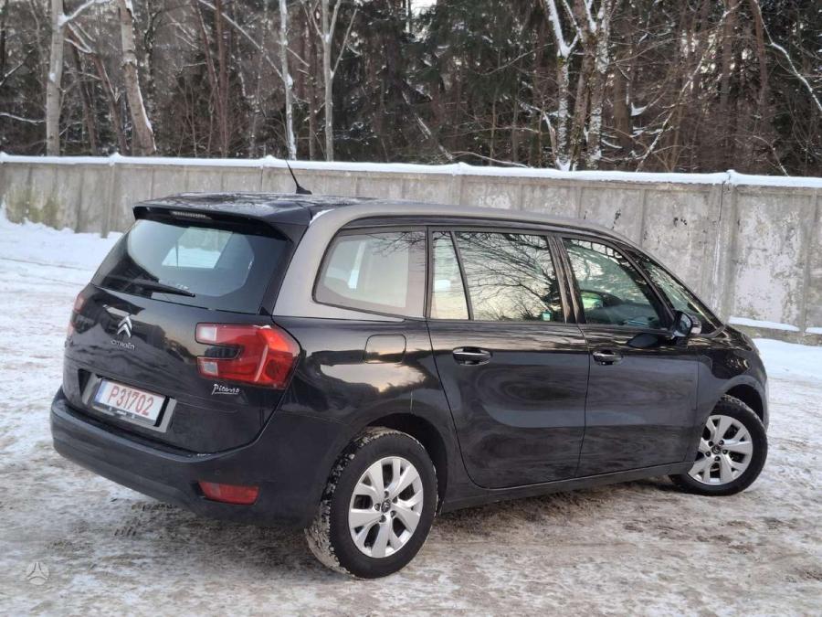 Melns Citroen Grand C4 Picasso 2014 Viļņa, ar dzinēja tilpumu 1.56 L un nobraukumu 259 tūkst. km par 4650 €, foto 6 vietnē AUTOMOTO.COM.LV