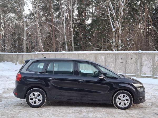 Melns Citroen Grand C4 Picasso 2014 Viļņa, ar dzinēja tilpumu 1.56 L un nobraukumu 259 tūkst. km par 4650 €, foto 8 vietnē AUTOMOTO.COM.LV