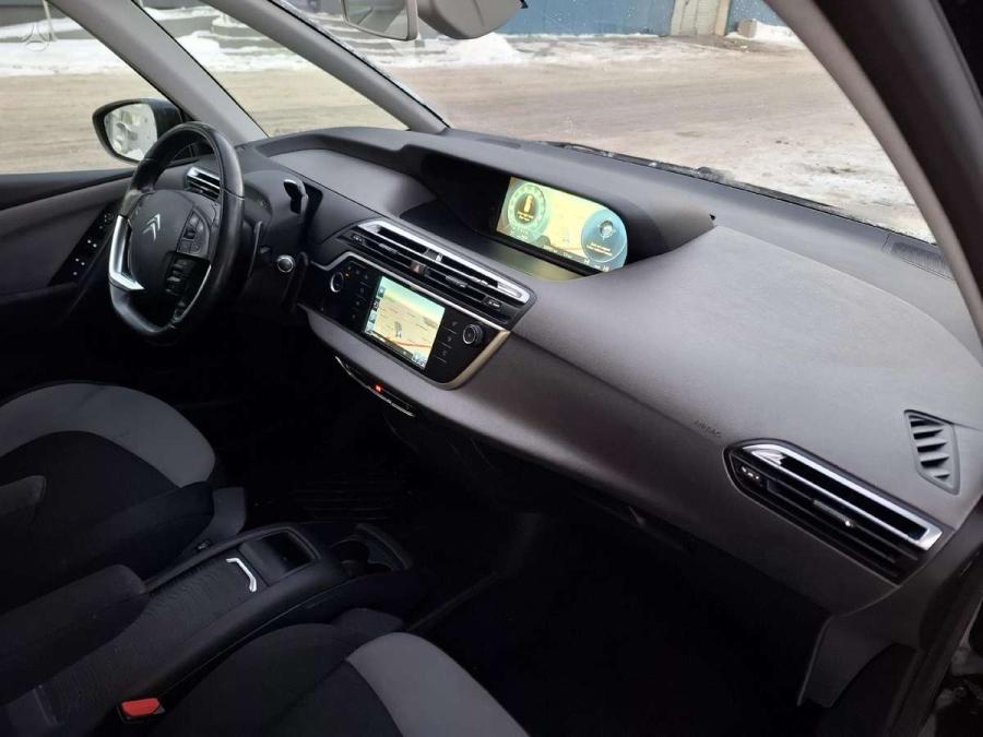 Melns Citroen Grand C4 Picasso 2014 Viļņa, ar dzinēja tilpumu 1.56 L un nobraukumu 259 tūkst. km par 4650 €, foto 15 vietnē AUTOMOTO.COM.LV