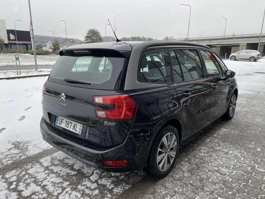 Black Citroen Grand C4 Picasso 2014 in Vilnius, with an engine capacity of 1.56 L and mileage of 205 thousand km for 4999 €, photo 5 on AUTOMOTO.COM.LV