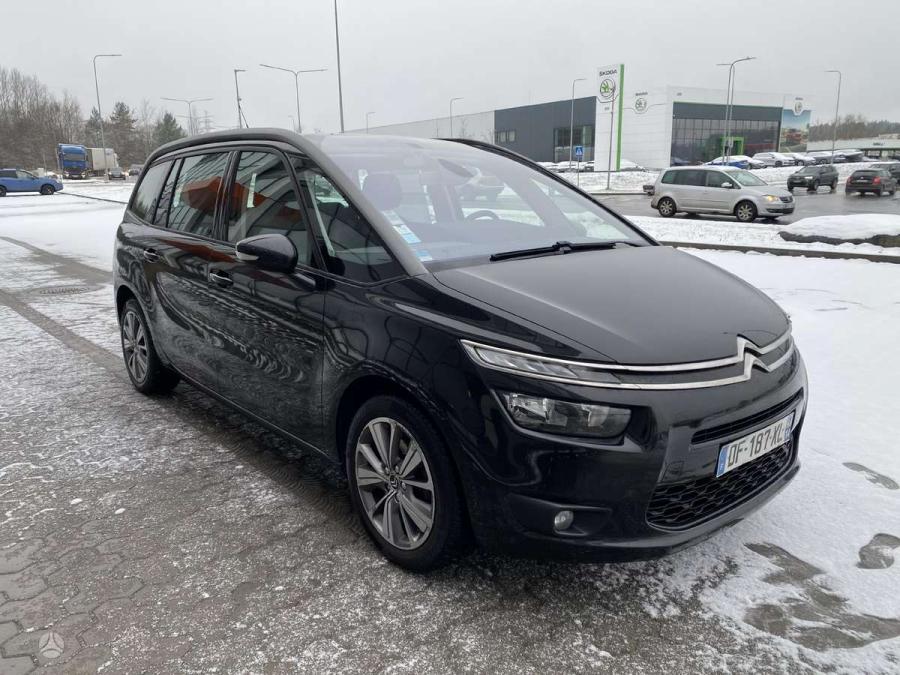 Black Citroen Grand C4 Picasso 2014 in Vilnius, with an engine capacity of 1.56 L and mileage of 205 thousand km for 4999 €, photo 6 on AUTOMOTO.COM.LV