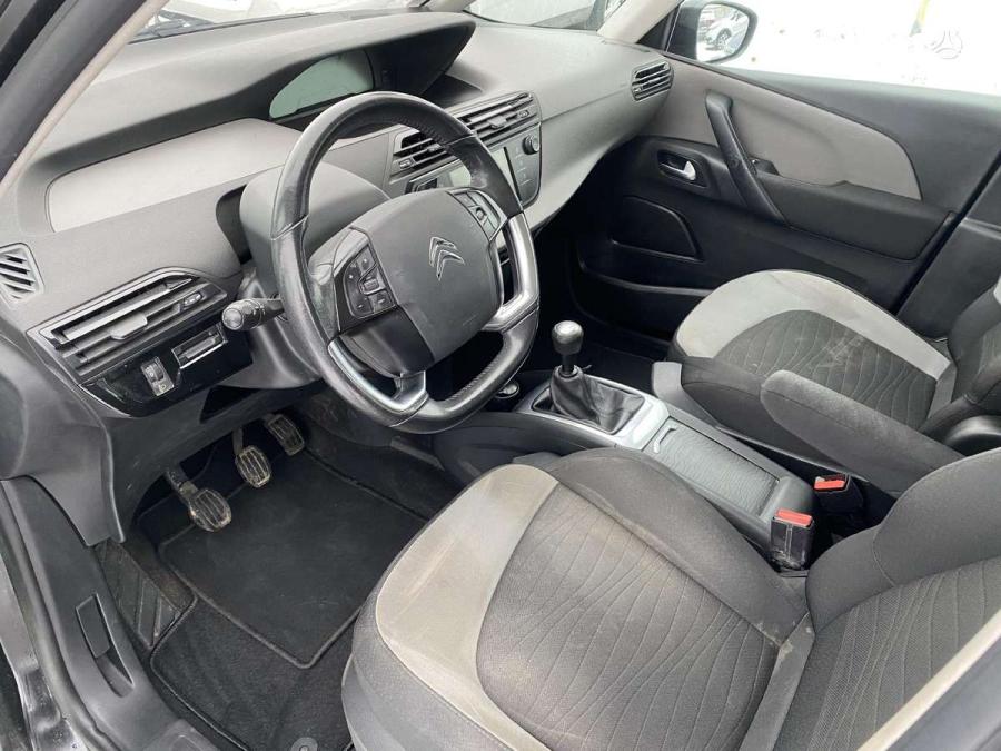 Black Citroen Grand C4 Picasso 2014 in Vilnius, with an engine capacity of 1.56 L and mileage of 205 thousand km for 4999 €, photo 9 on AUTOMOTO.COM.LV