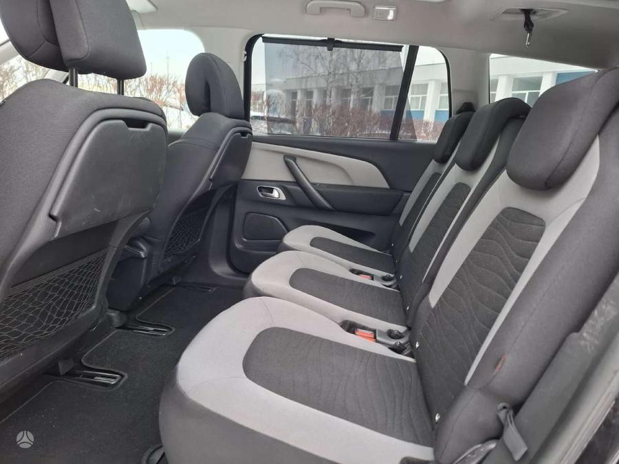 Melns Citroen Grand C4 Picasso 2014 Viļņa, ar dzinēja tilpumu 2.00 L un nobraukumu 285 tūkst. km par 6200 €, foto 29 vietnē AUTOMOTO.COM.LV